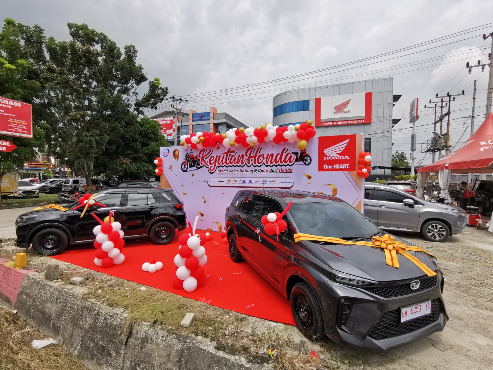 3 Unit Mobil dan Ratusan Hadiah Program Kejutan Honda Dibagikan