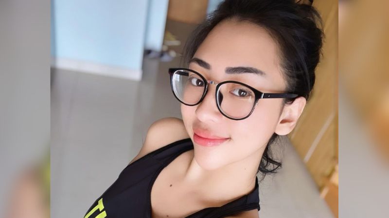 Foto Selfie Angela Lorenza Sebelum Workout Bikin Netizen Nelan Ludah!