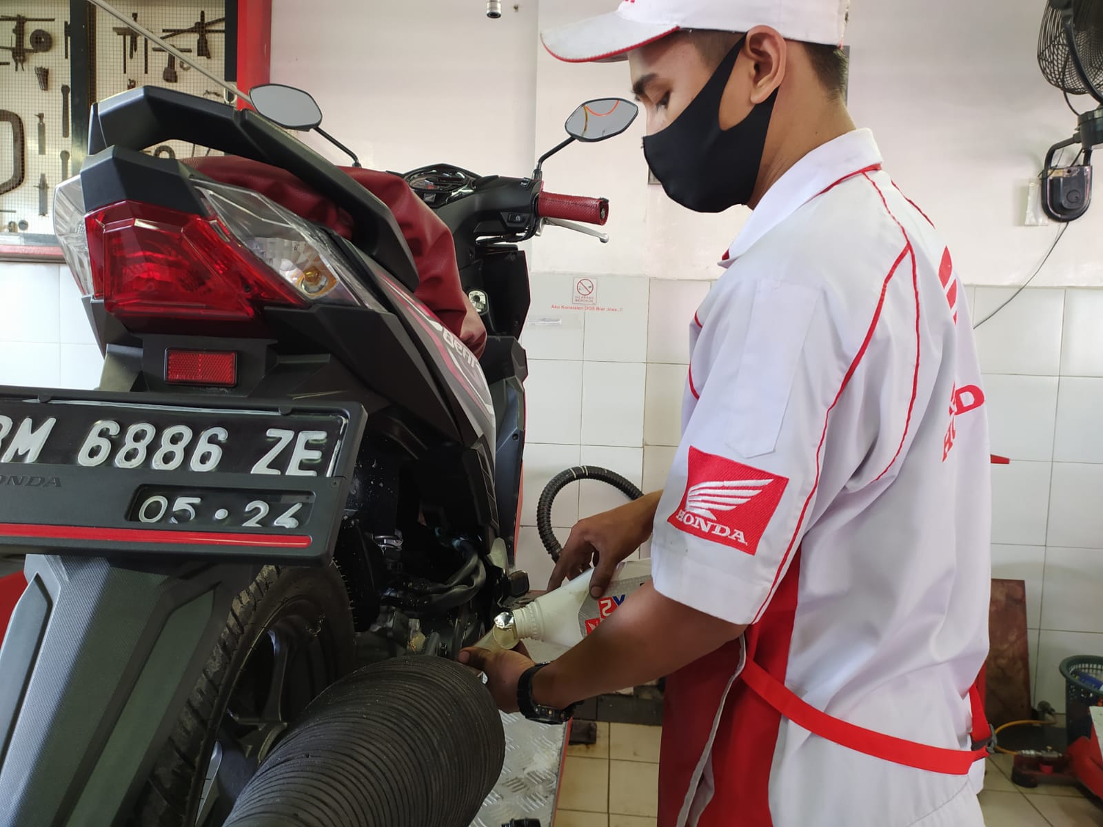 Jangan Khawatir, Ganti Oli di AHASS Dijamin Keasliannya