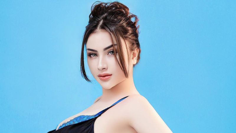 Maya Nadien Pose, Netizen: Asli, Bukan Kaleng-Kaleng