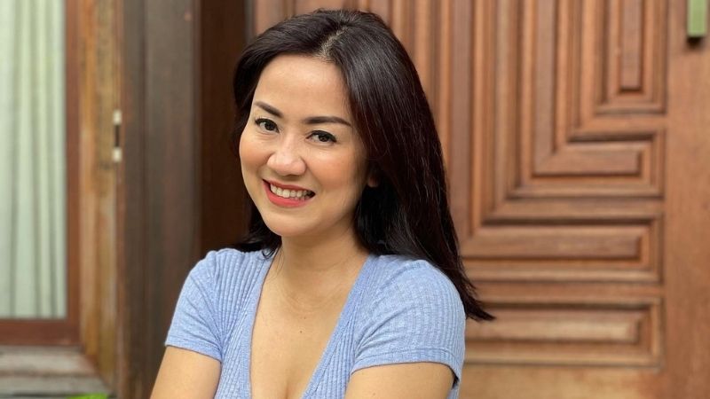 Pose Tante Ernie Bikin Netizen Ser-seran